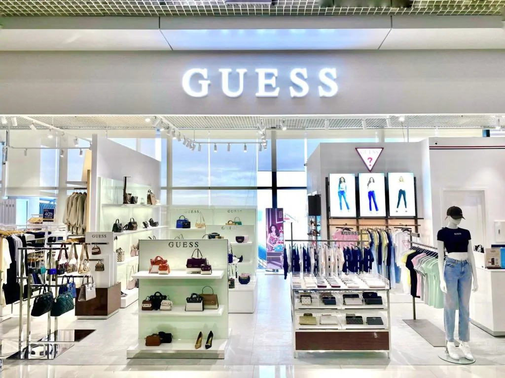 Guess đồng loạt khai trương hai cửa hàng mới tại sân bay Nội Bài và ...