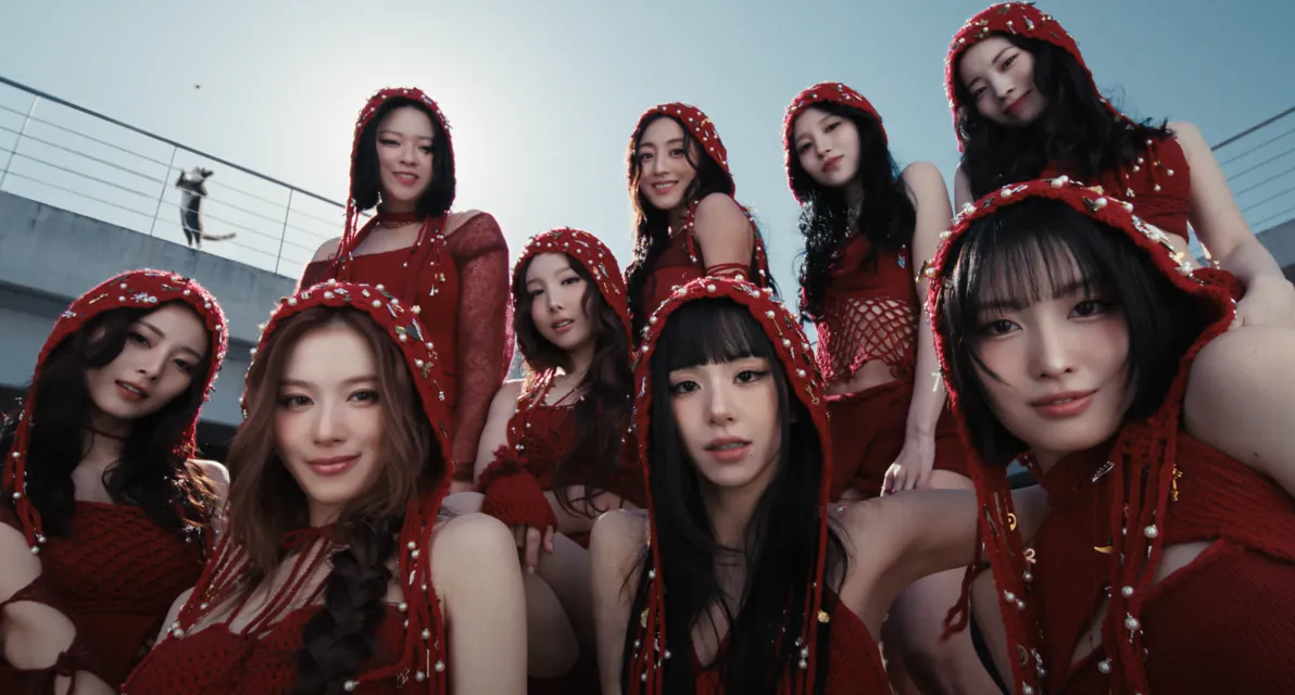 TWICE comeback đầy ấn tượng với trang phục Crochet và các gợi ý phối đồ ...